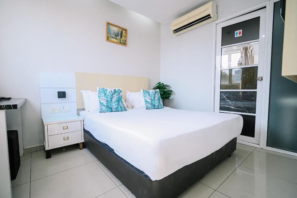 Swing & Pillows @ Subang SS15 nearby Subang Jaya Station, Selangor ...